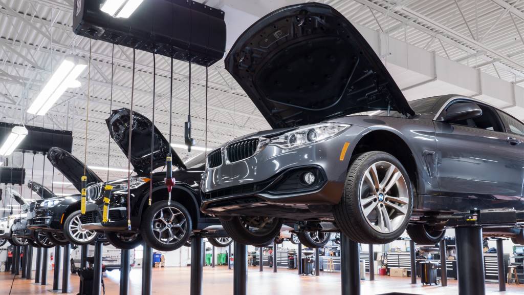 Motor Trends - R.S. Mowery